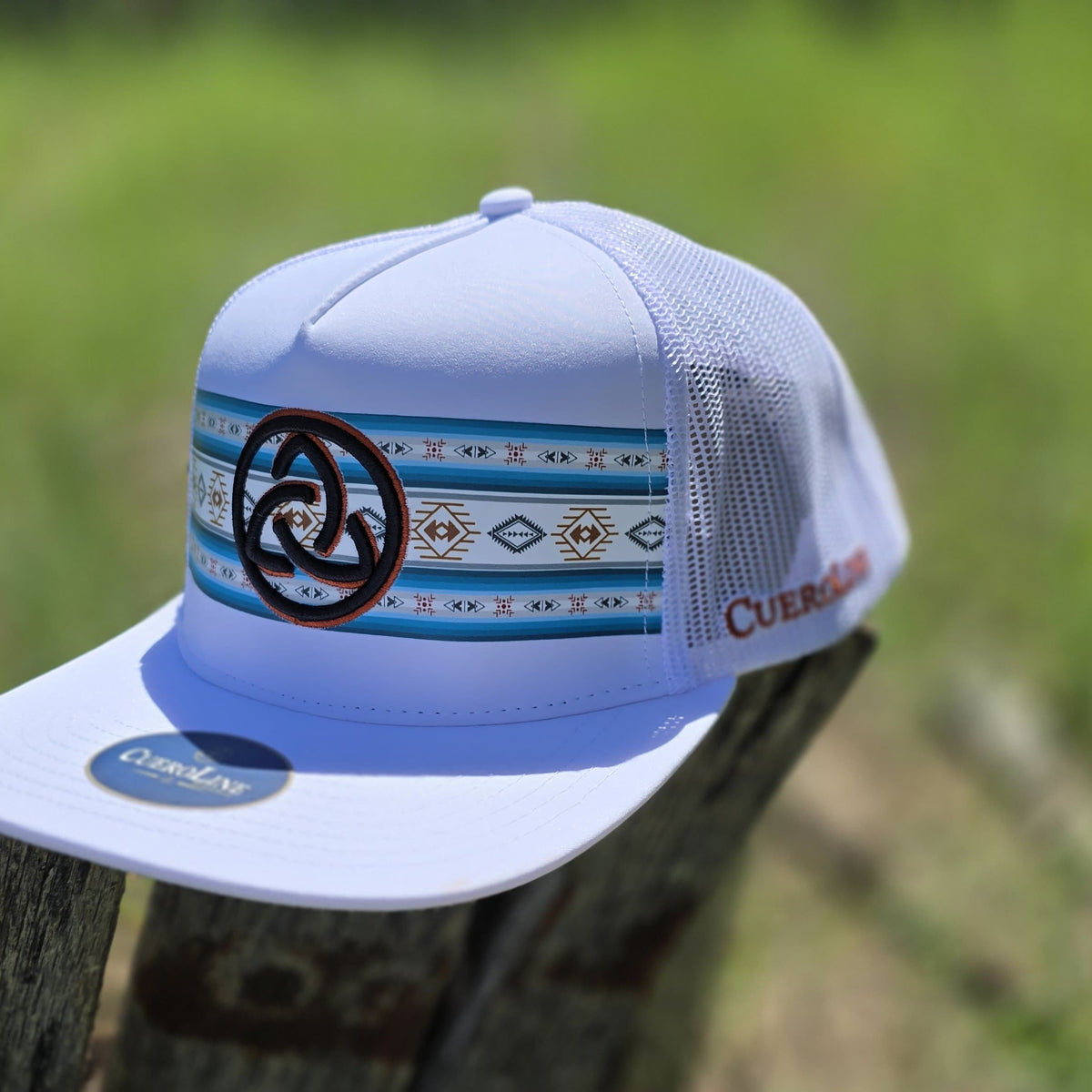 White Aztec Cap – CueroLine